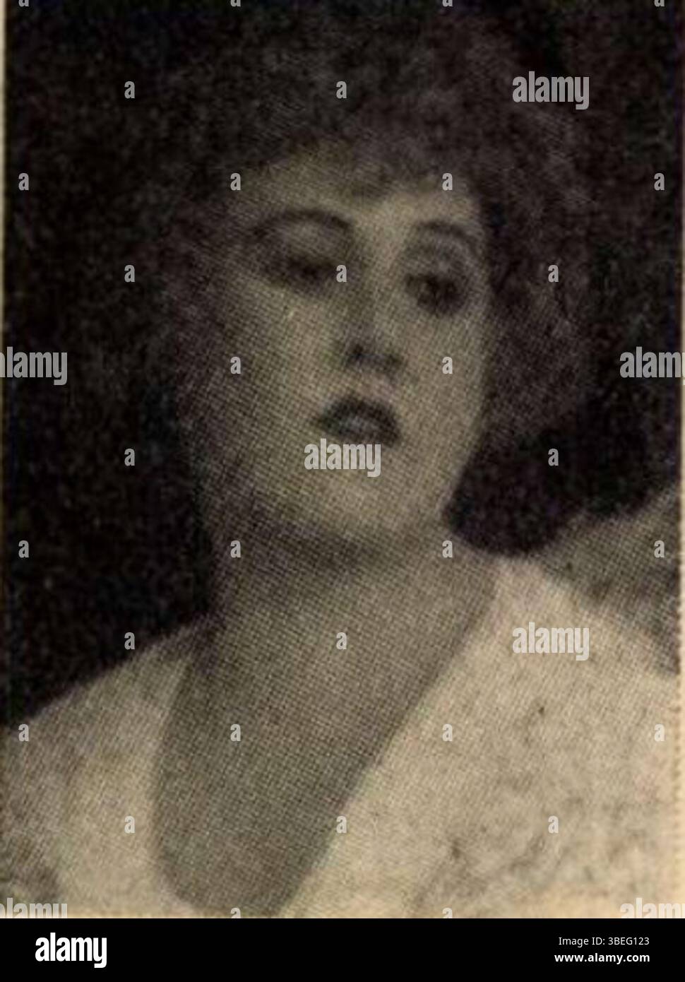 This 1936 portrait by Pál M. Vajda depicts Tihanyi Vilma, a Hungarian ...