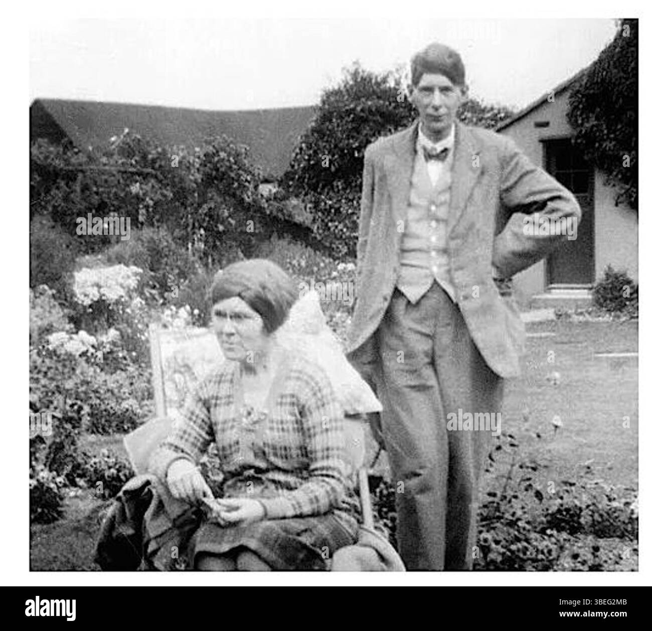 Everyman magazine hi-res stock photography and images - Alamy