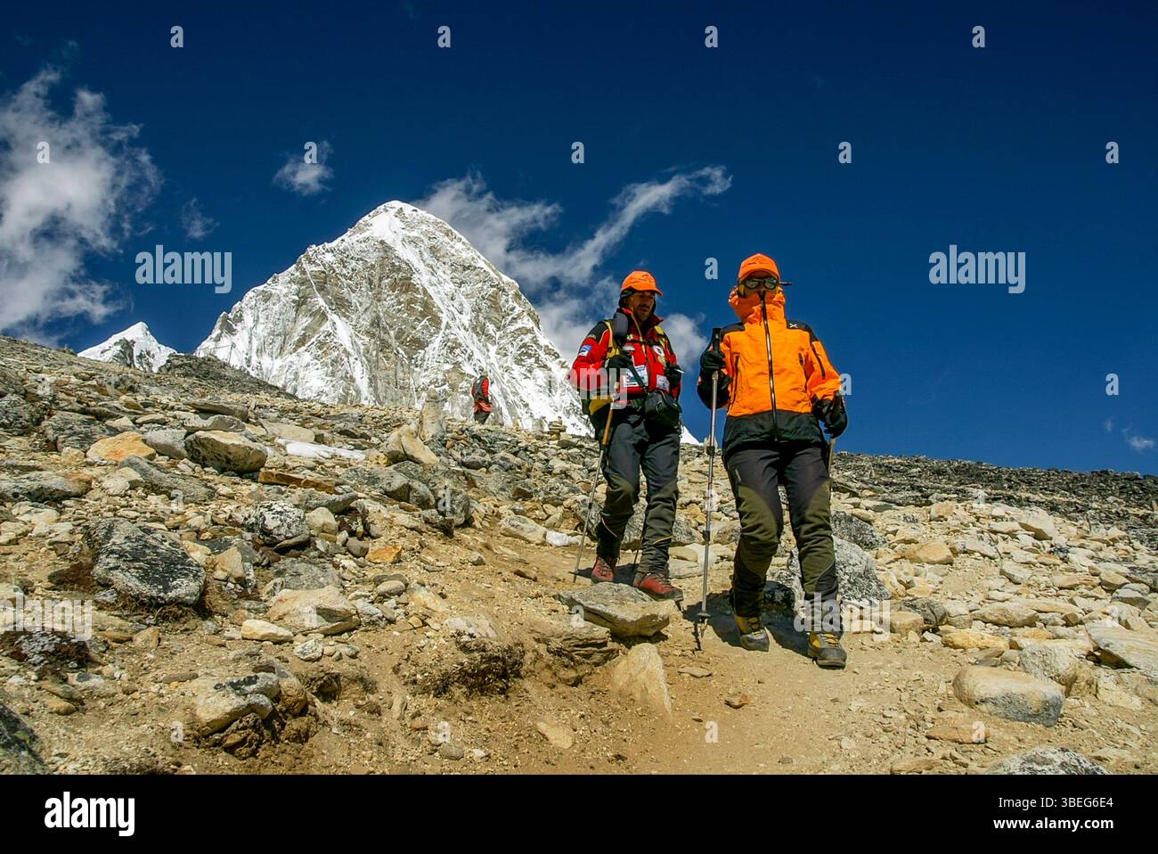 Mount Everest Trekking Route Pumori 7165mts Ascent To Khala Pattar 5550 Mts Sagarmatha