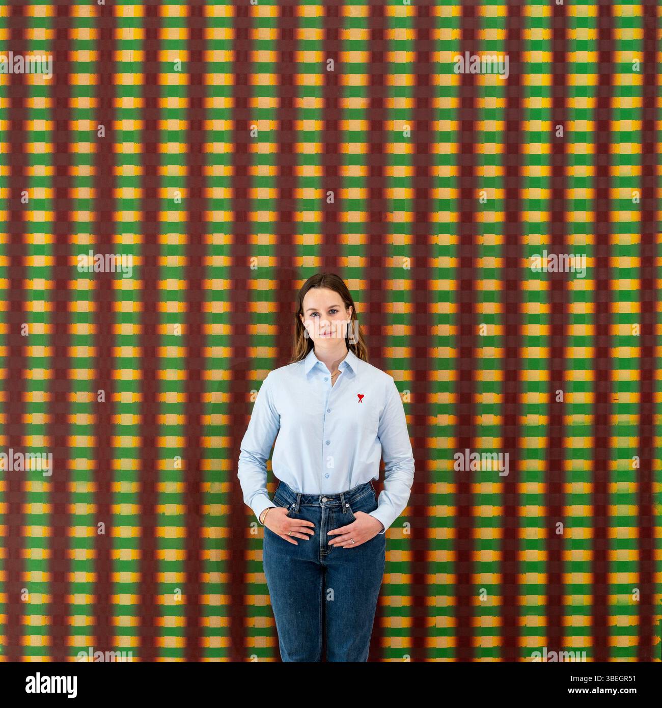 London, UK. 29 May 2025. A staff member with ‘Soft Ending’, 1969, by ...
