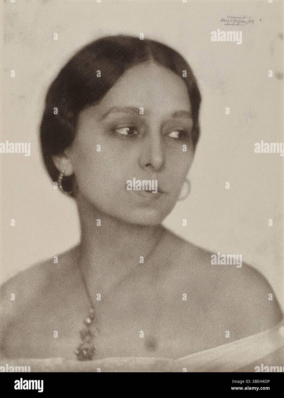 Photograph by Hugo Erfurth from the 1910s, depicting Frau Hettner ...