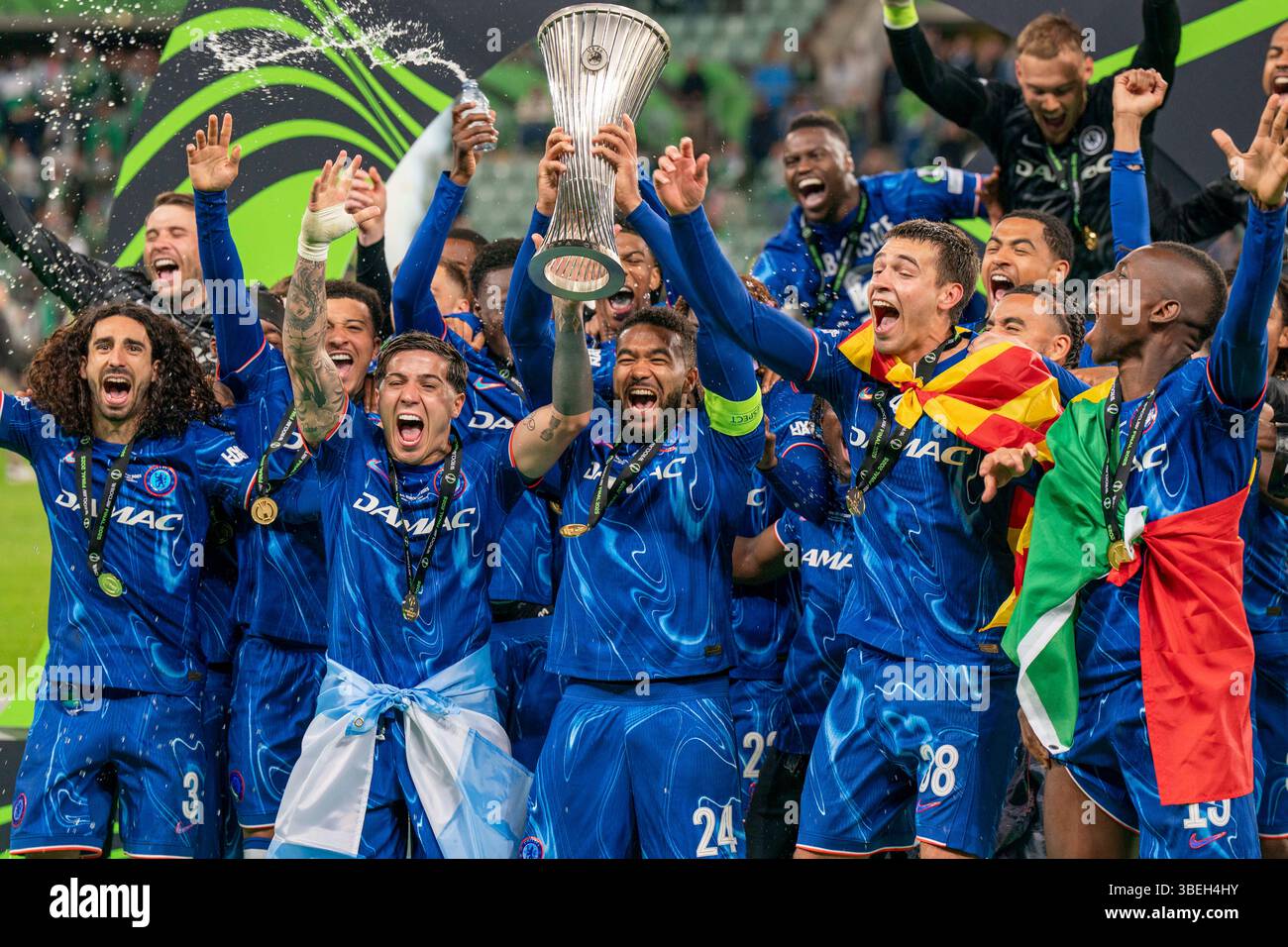 Wroclaw, Poland. 28th May, 2025. Chelsea FC celebrate winning the UEFA ...