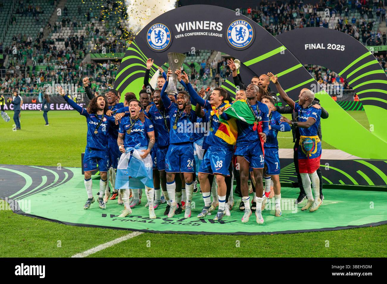 Wroclaw, Poland. 28th May, 2025. Chelsea FC celebrate winning the UEFA ...