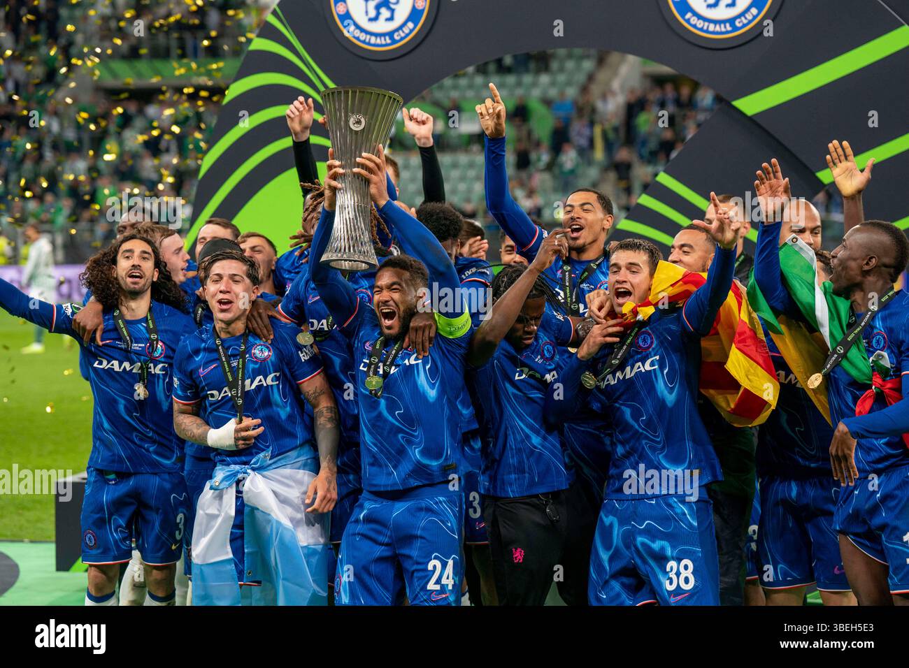 Wroclaw, Poland. 28th May, 2025. Chelsea FC celebrate winning the UEFA ...