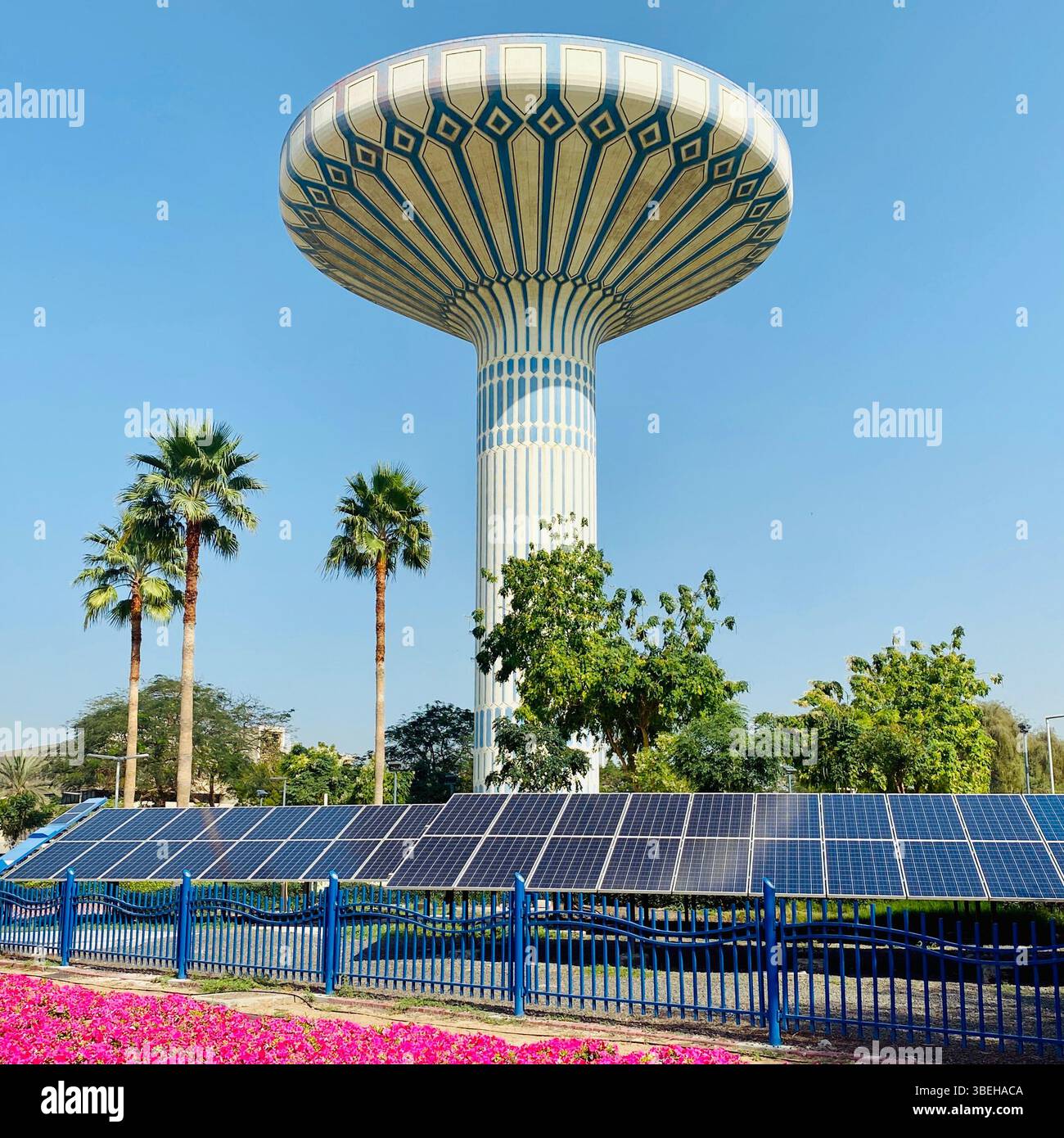 Solar park dubai hi-res stock photography and images - Alamy