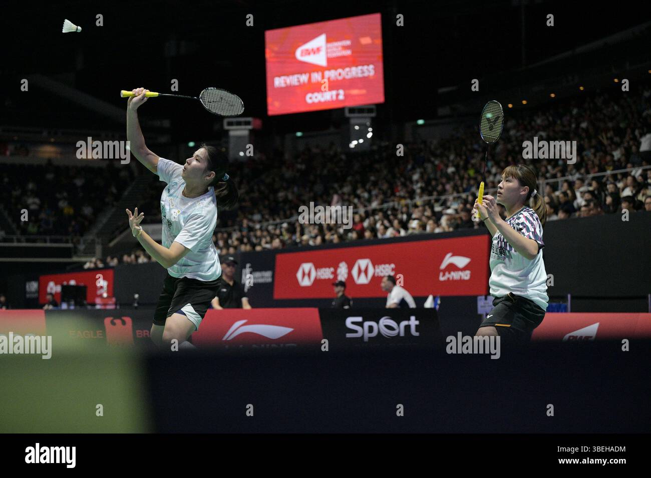 (250529) -- SINGAPORE, May 29, 2025 (Xinhua) -- Teng Chun Hsun (L)/Yang ...