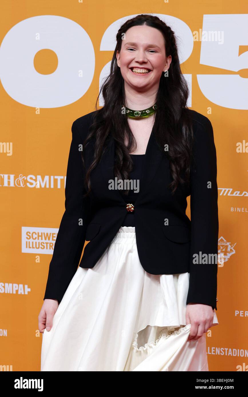 Zoe Me - 18. Swiss Music Awards 2025 Schweizer Singer-Songwriterin Zoe ...