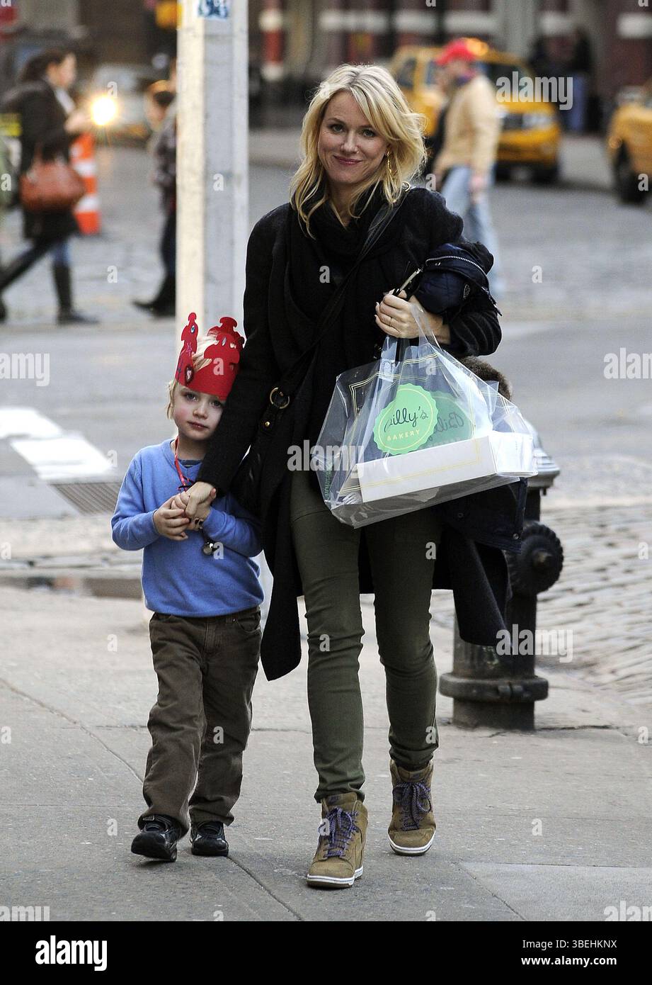 Naomi watts and son samuel hi-res stock photography and images - Alamy