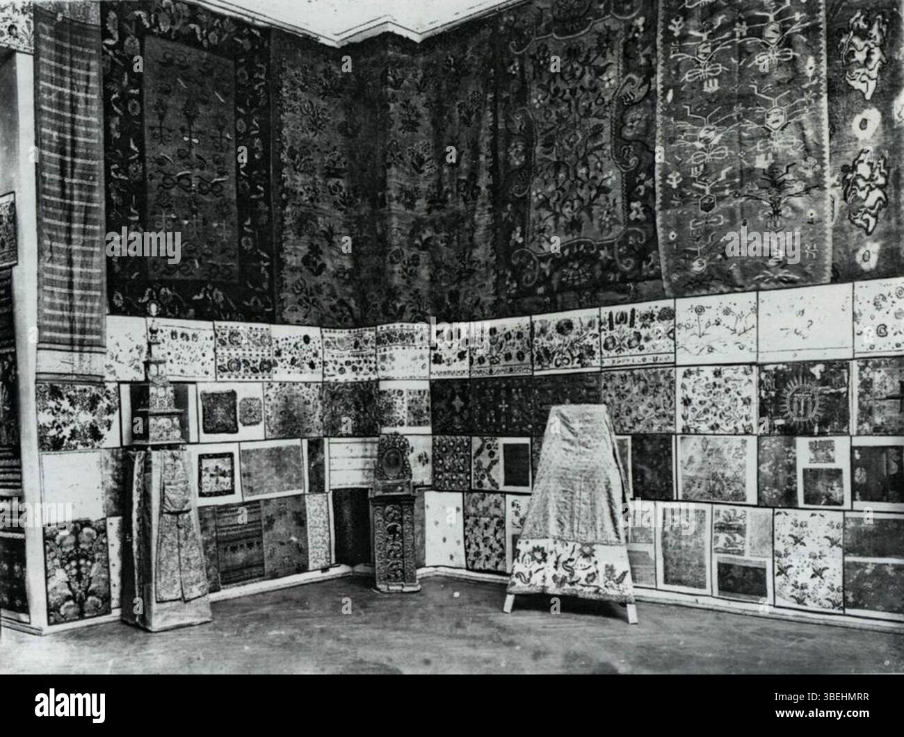 The exhibition at the Kyiv Art, Industry, and Science Museum in the ...