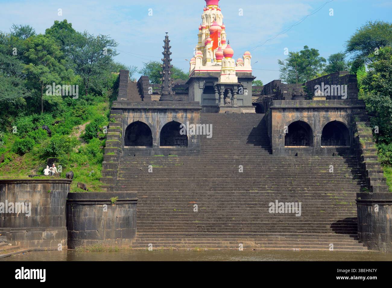 Partial view of the Rameshwar Temple, Kshetra Mahuli, Mahuli Sangam ...