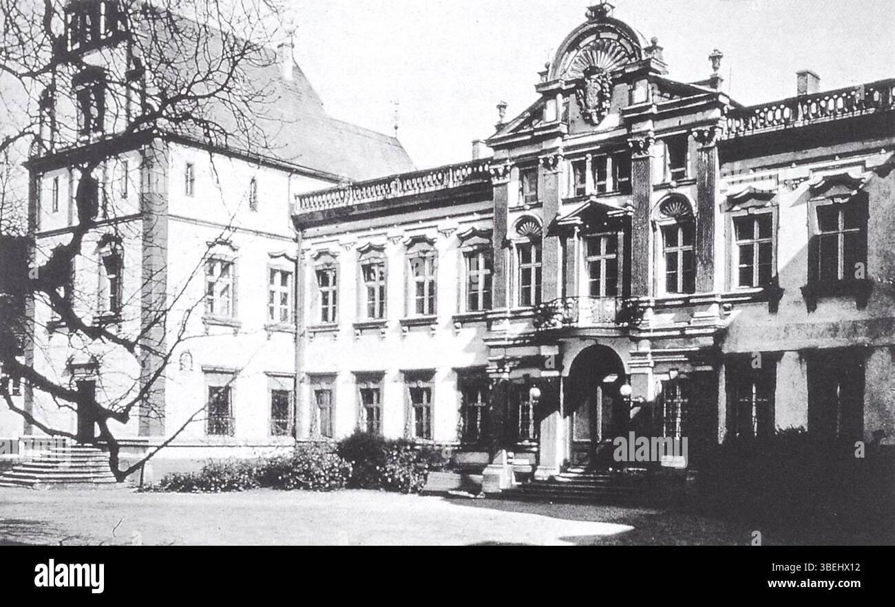 This image shows the East Wing facade of Schloss Trachenberg, including ...
