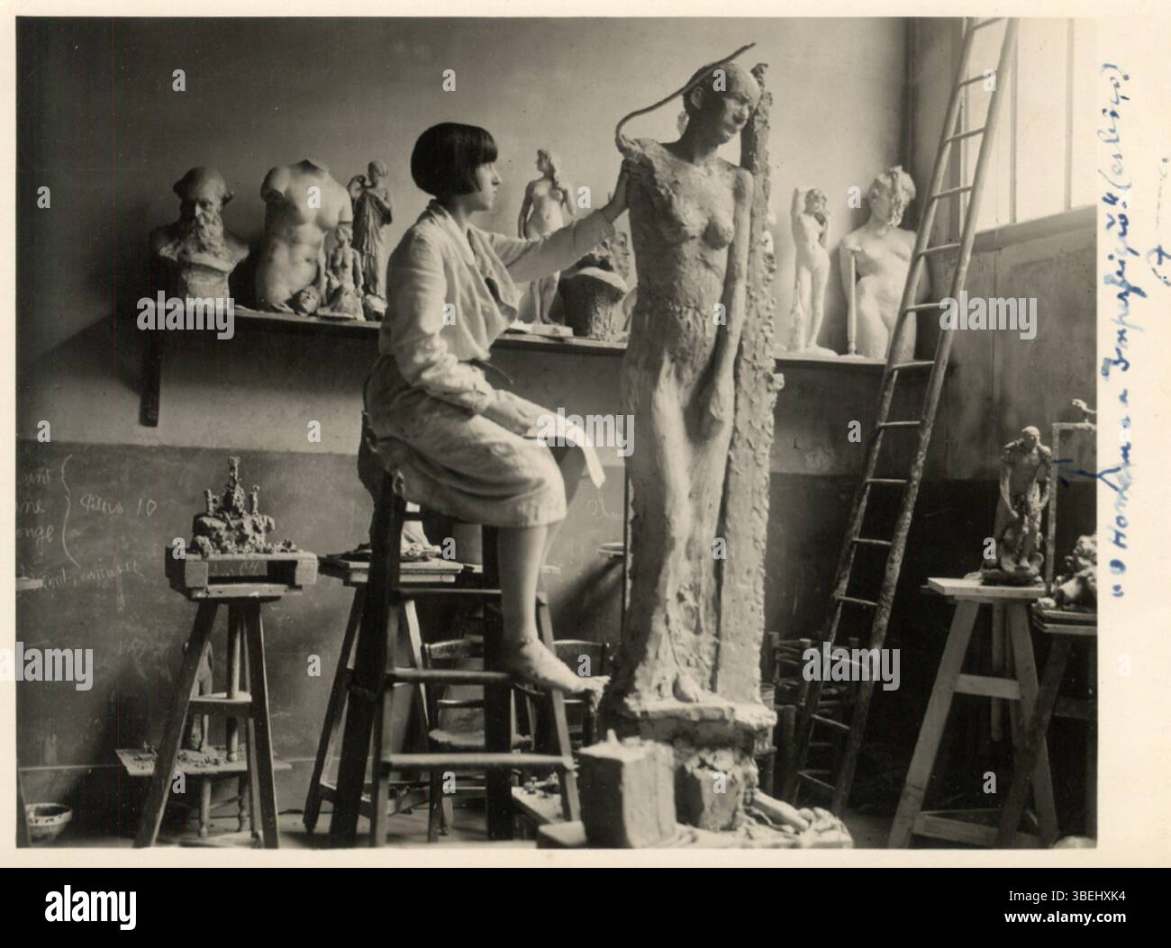 This photograph, taken in 1929, shows Ana de Gonta Colaço working at ...