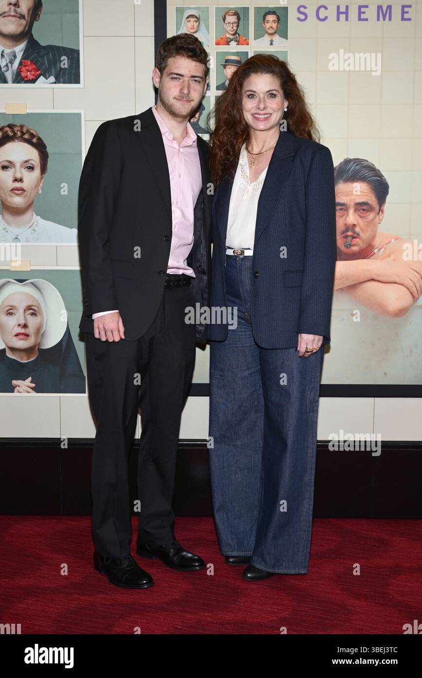 Photo by: NDZ/STAR MAX/IPx 2025 5/28/25 Roman Walker Zelman and Debra ...