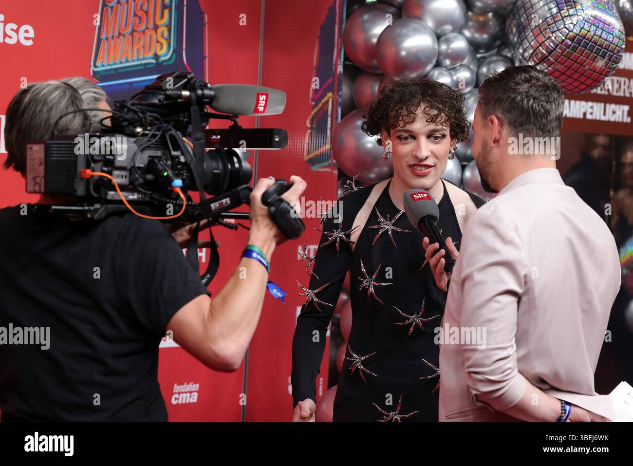 Nemo - 18. Swiss Music Awards 2025 Nemo gibt dem Schweizer Fernsehen ...