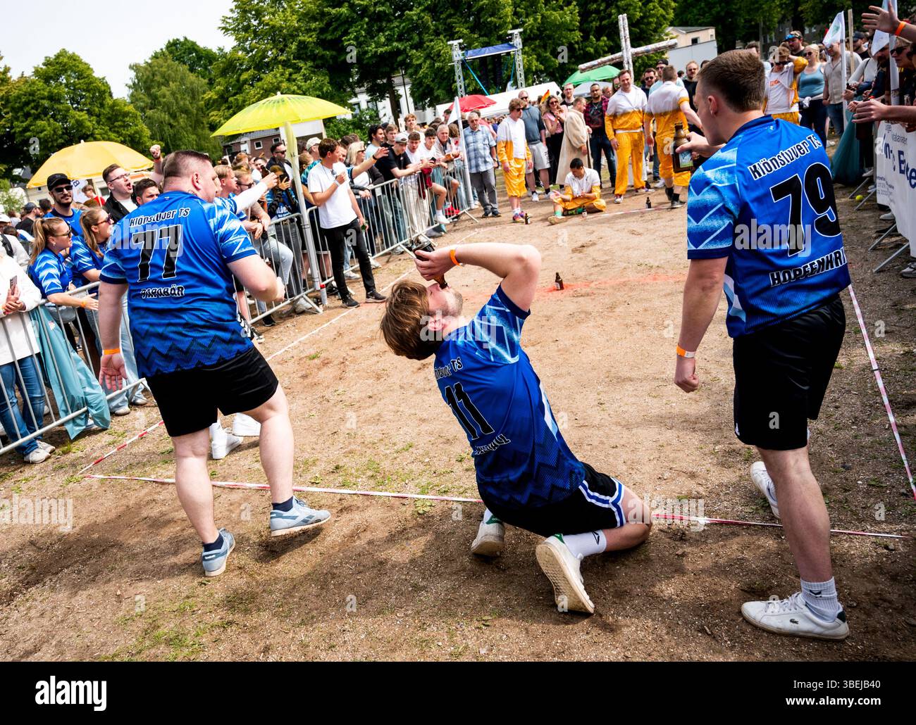 Elmshorn, Germany. 29th May, 2025. Participants in the Flunkyball World ...