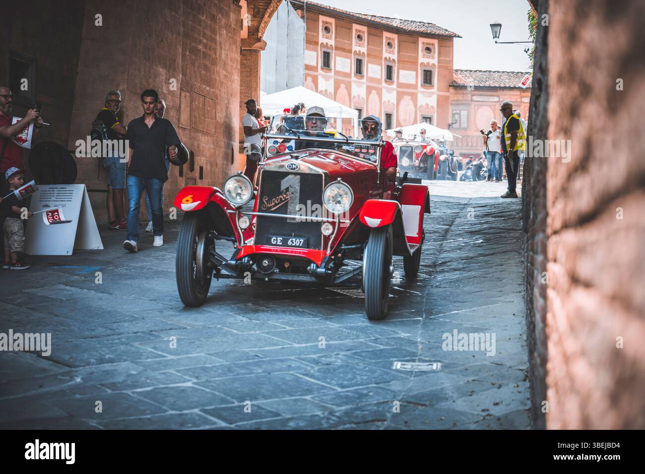Mille Miglia 2020 - 1000 Mile Historic Road Race passes through San ...
