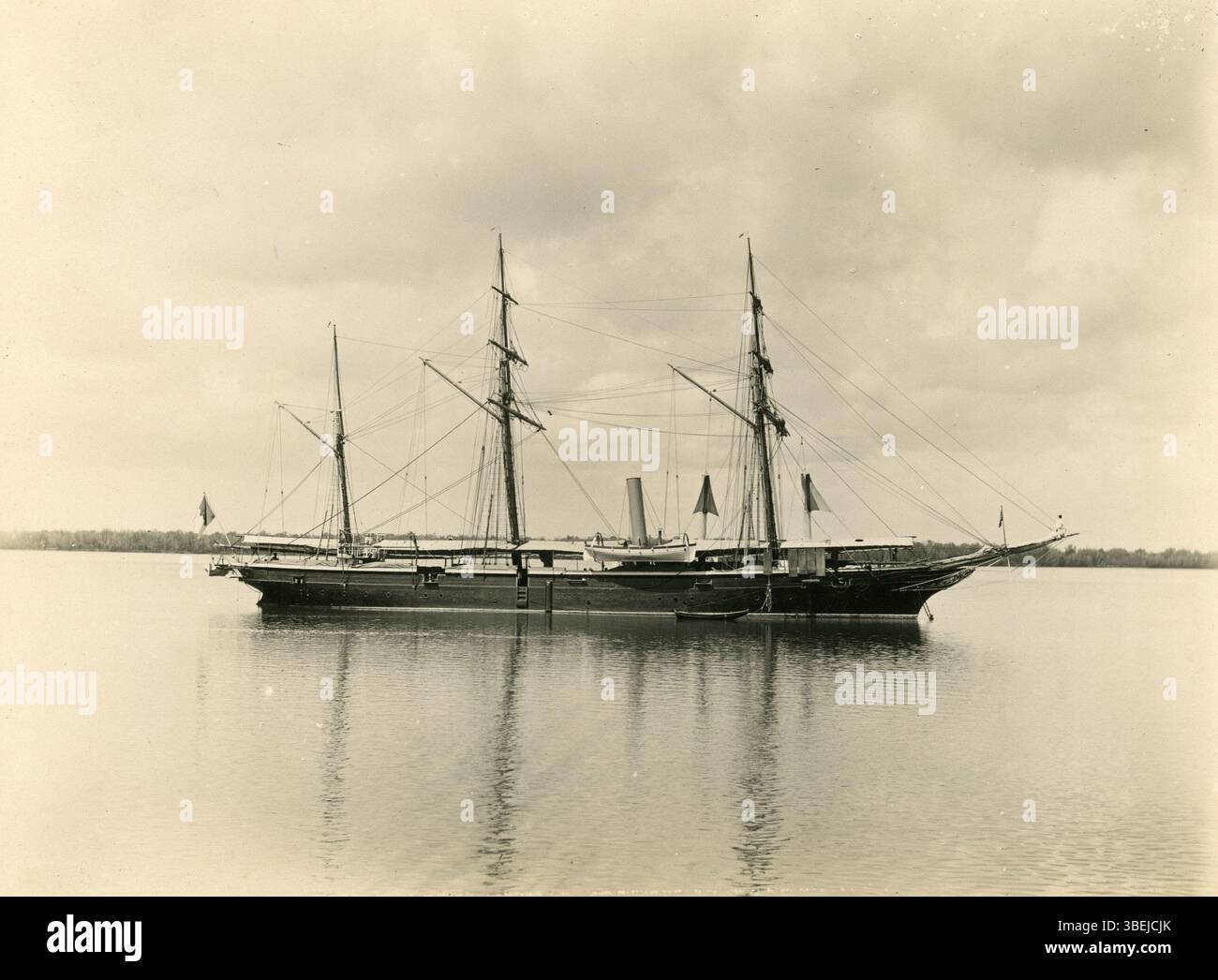The 'Canhoneira Rio Lima' was a Portuguese gunboat launched in 1895 ...