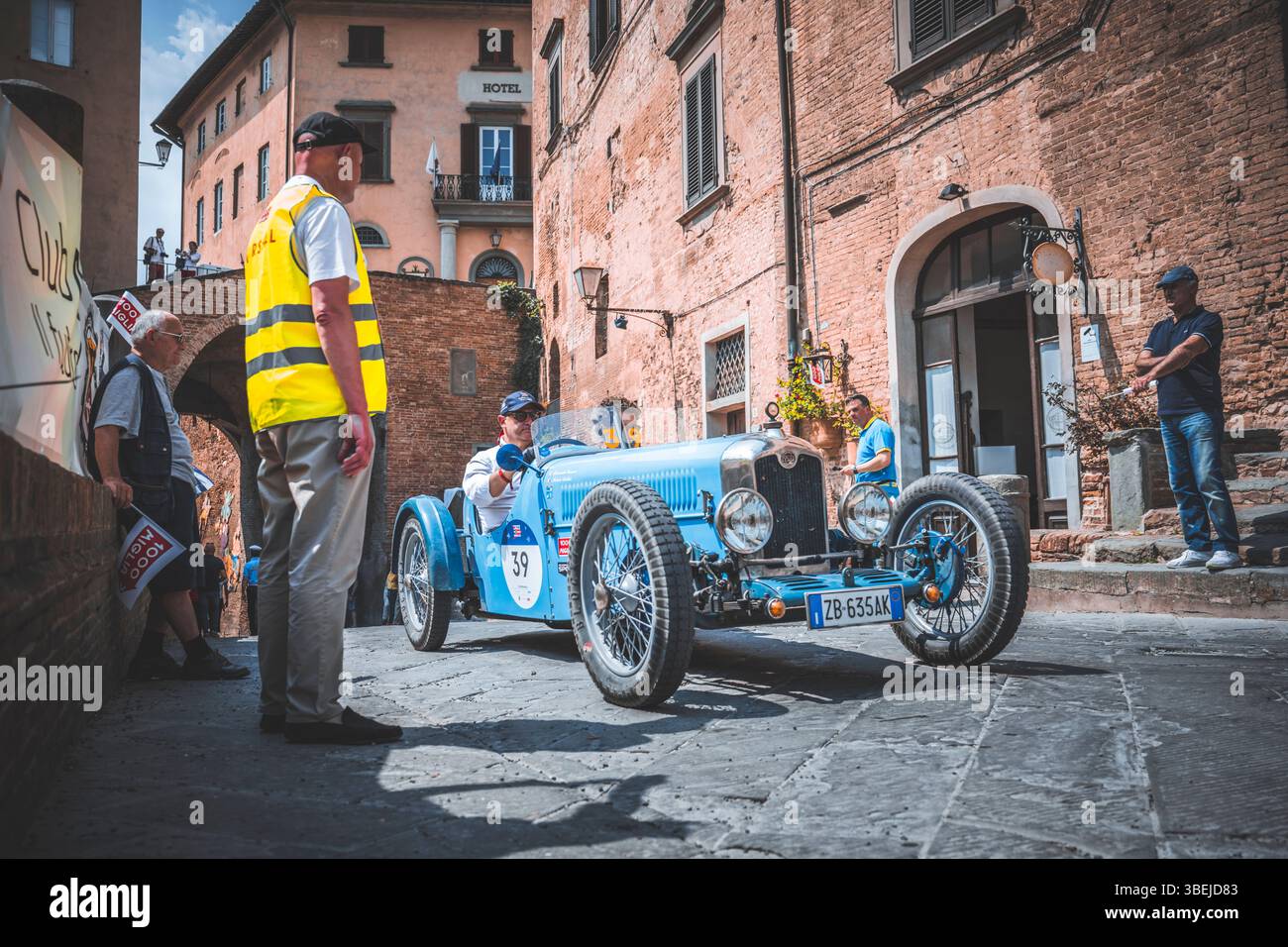 Mille Miglia 2020 - 1000 Mile Historic Road Race passes through San ...