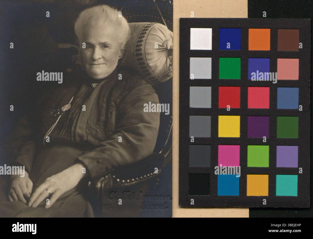 This black-and-white photograph, mounted on cardboard, shows Elisabeth Baumberger-Schneider ...