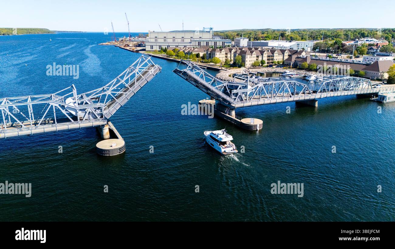 Aerial photograph of Sturgeon Bay and its iron truss bridge, Door ...