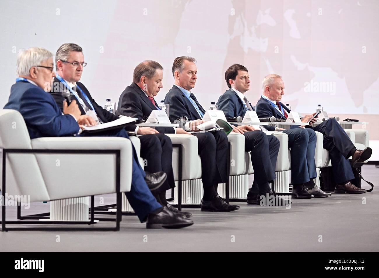 Discussion within the thematic roundtable on "International Cooperation ...