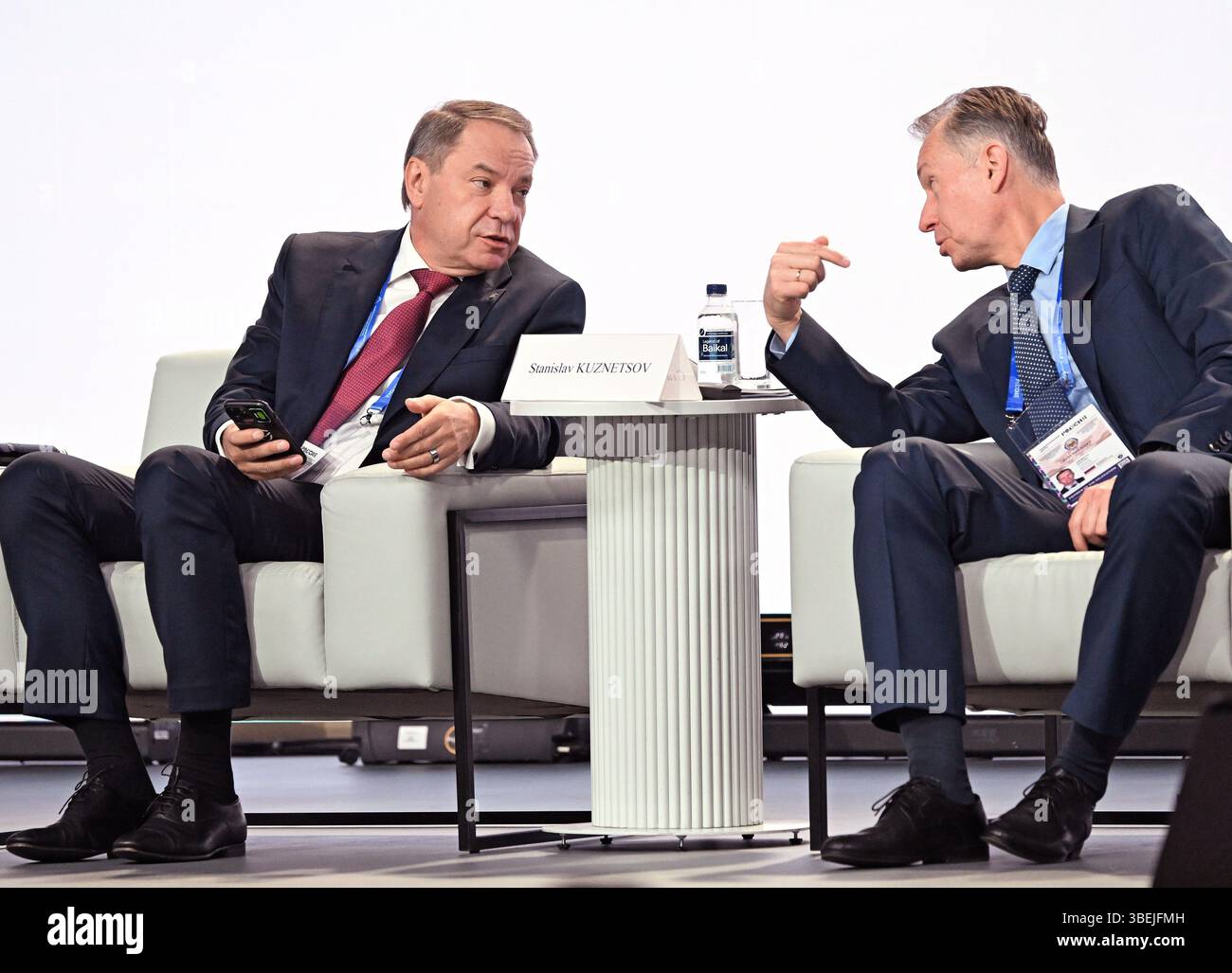 Discussion within the framework of the thematic round table on the issue of "International ...