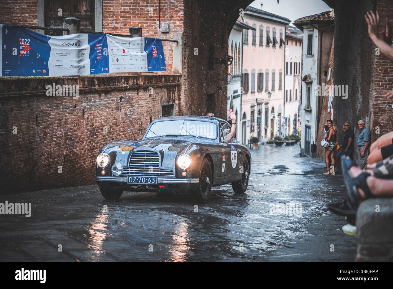 Mille Miglia 2020 - 1000 Mile Historic Road Race passes through San ...