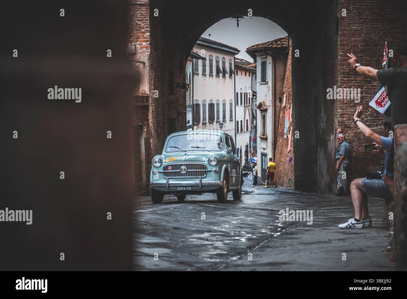 Mille Miglia 2020 - 1000 Mile Historic Road Race passes through San ...
