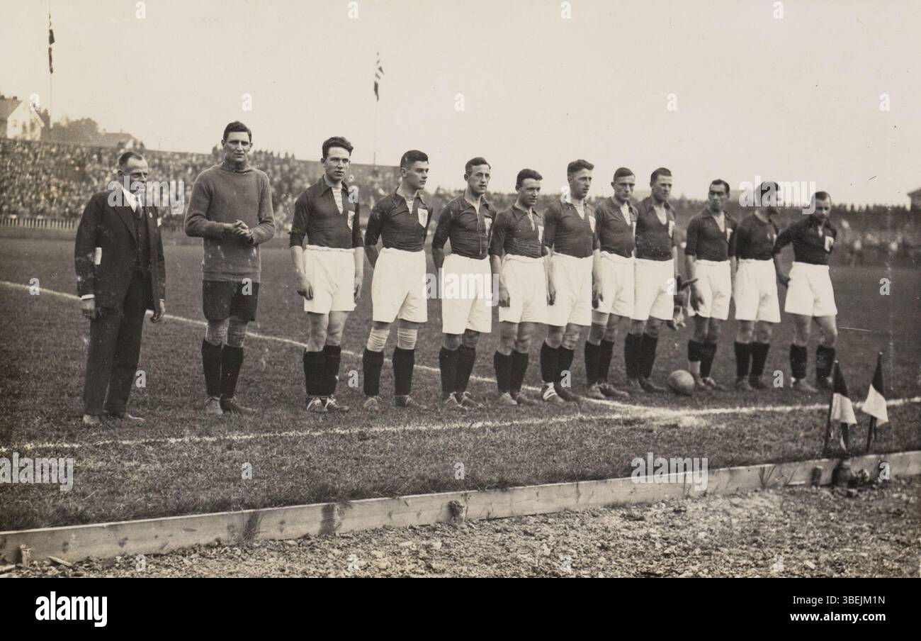 The Dutch national football team lineup for the match against Norway on ...