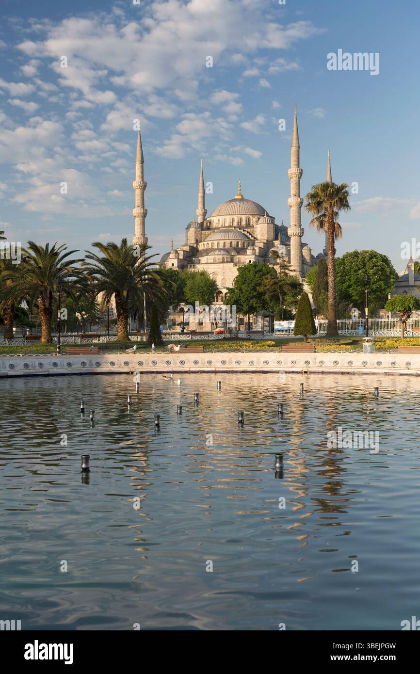 Turkey, Istanbul, the Sultan Ahmed Mosque, popularly known as the Blue Mosque. In Turkish ...