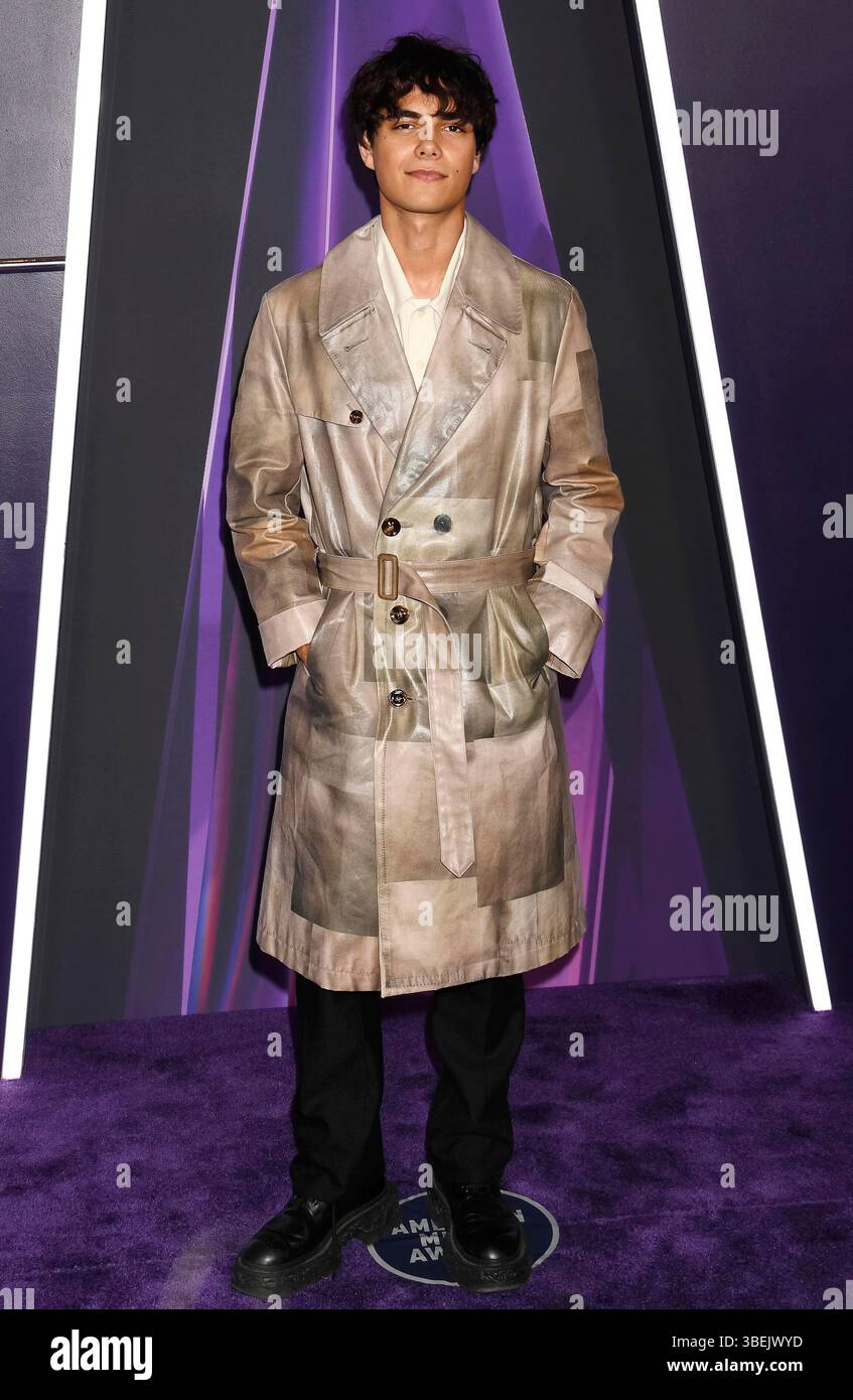 Ben Almeida arrives at the 2025 American Music Awards at Fontainebleau ...