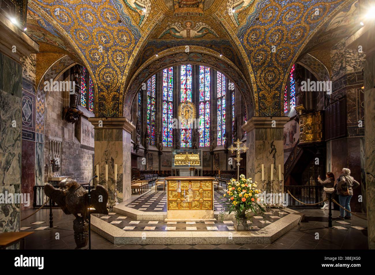 Aachen altar hi-res stock photography and images - Alamy