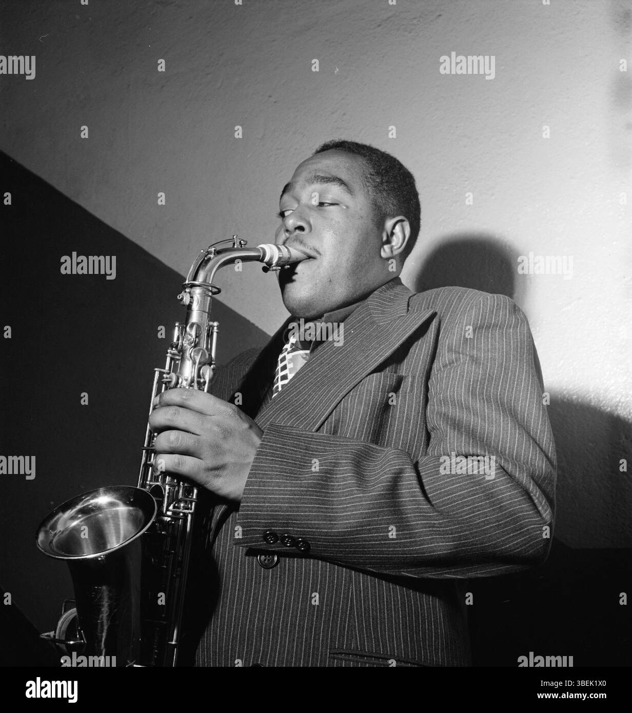 Portrait of Charlie Parker playing at Carnegie Hall, New York 1947 ...