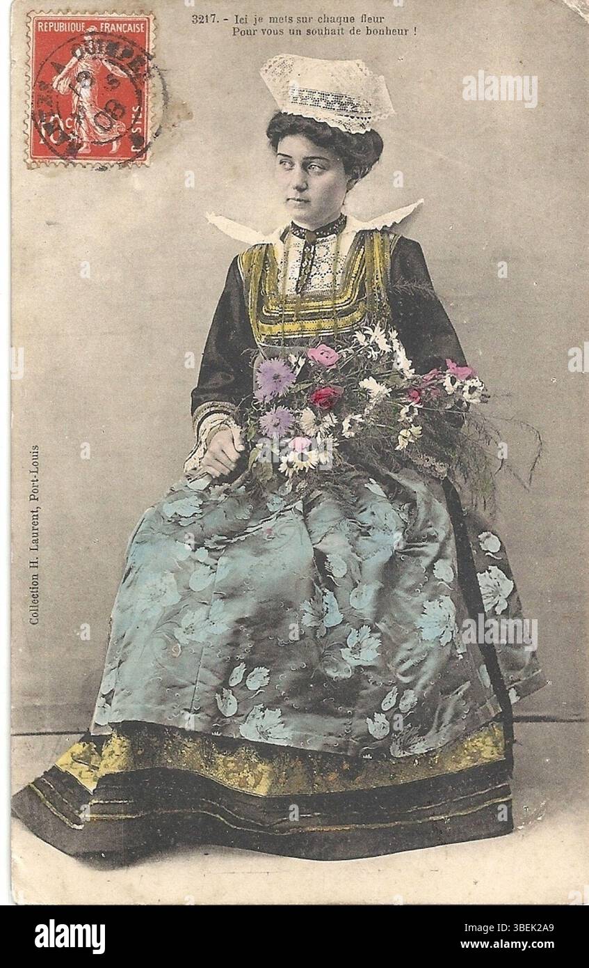 A postcard from 1908 depicts the 'Queen of Flowers' from Port-Louis ...