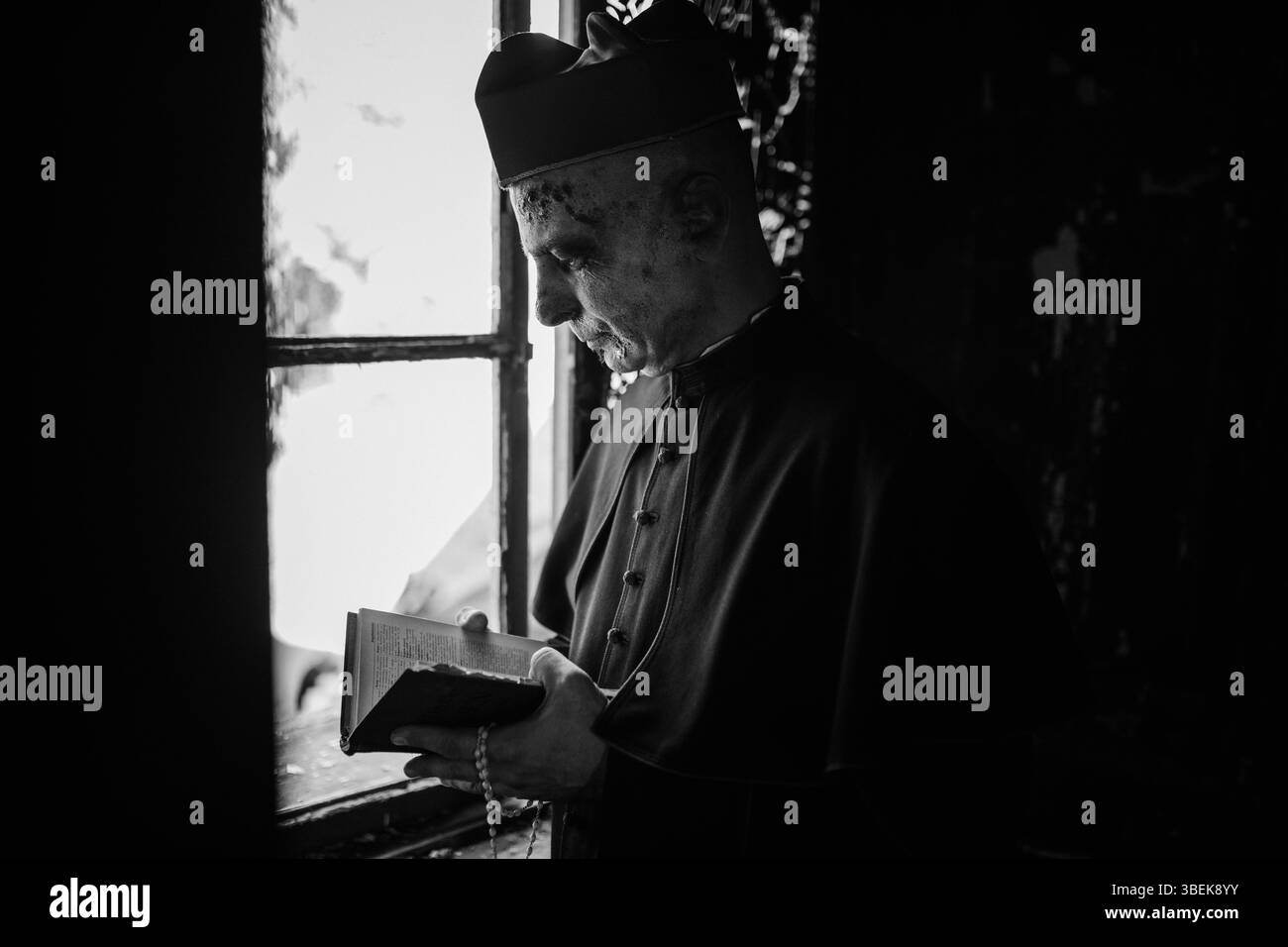 Clergy building Black and White Stock Photos & Images - Alamy