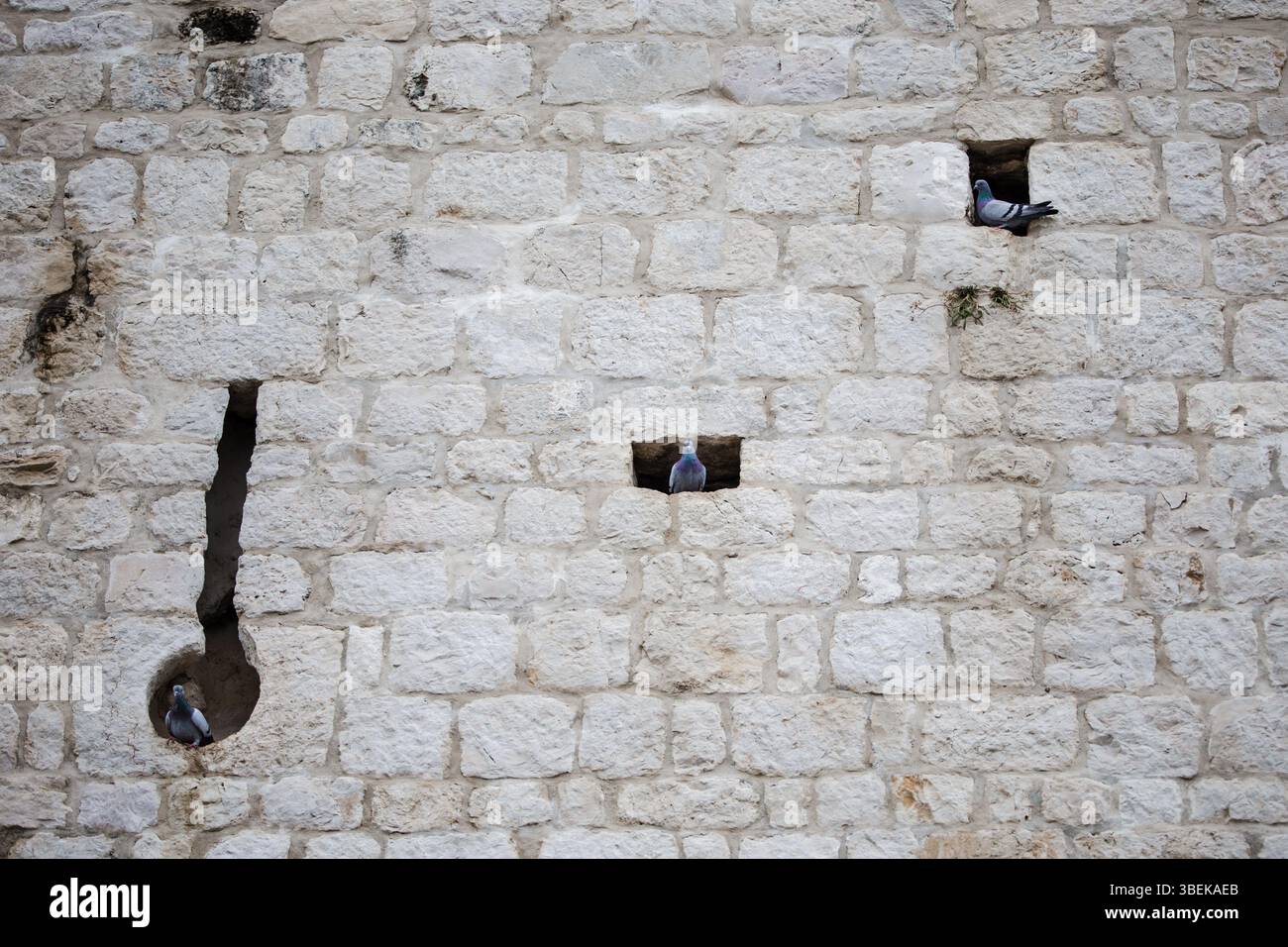 Architecture stone wall openings hi-res stock photography and images ...