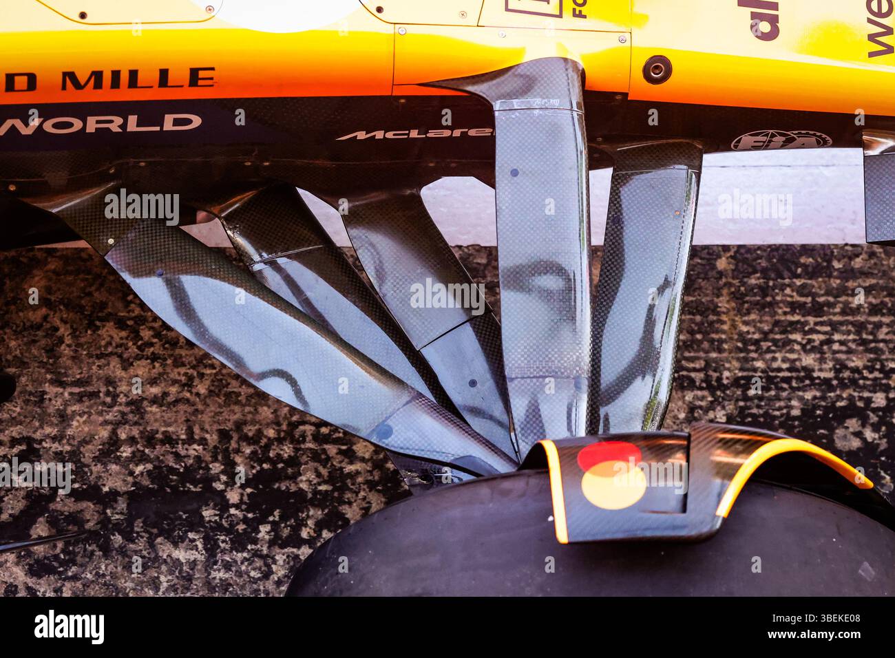 McLaren F1 Team MCL39, mechanical detail of front suspensions during ...