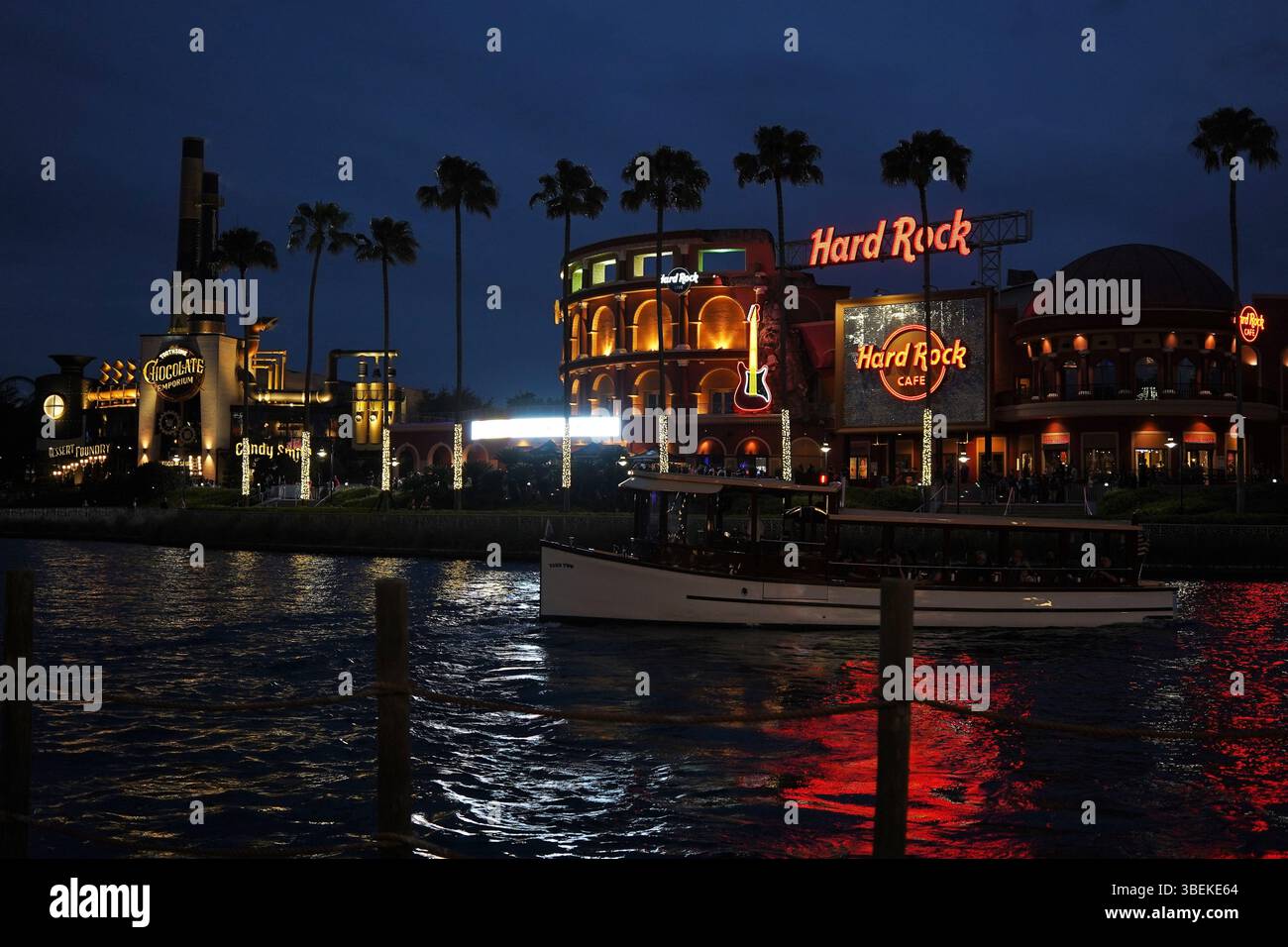Universal citywalk orlando hi-res stock photography and images - Alamy