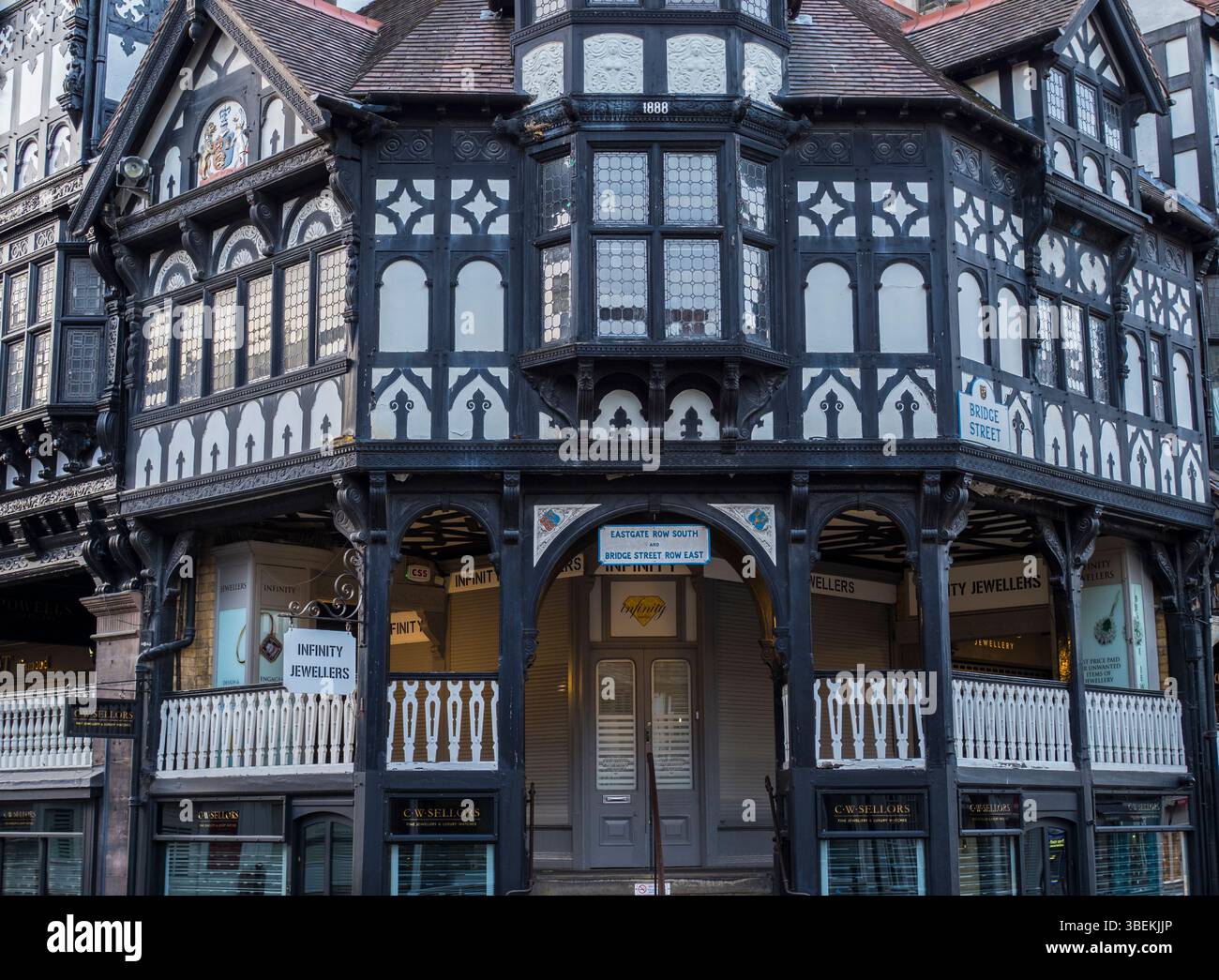 Chester rows medieval hi-res stock photography and images - Alamy