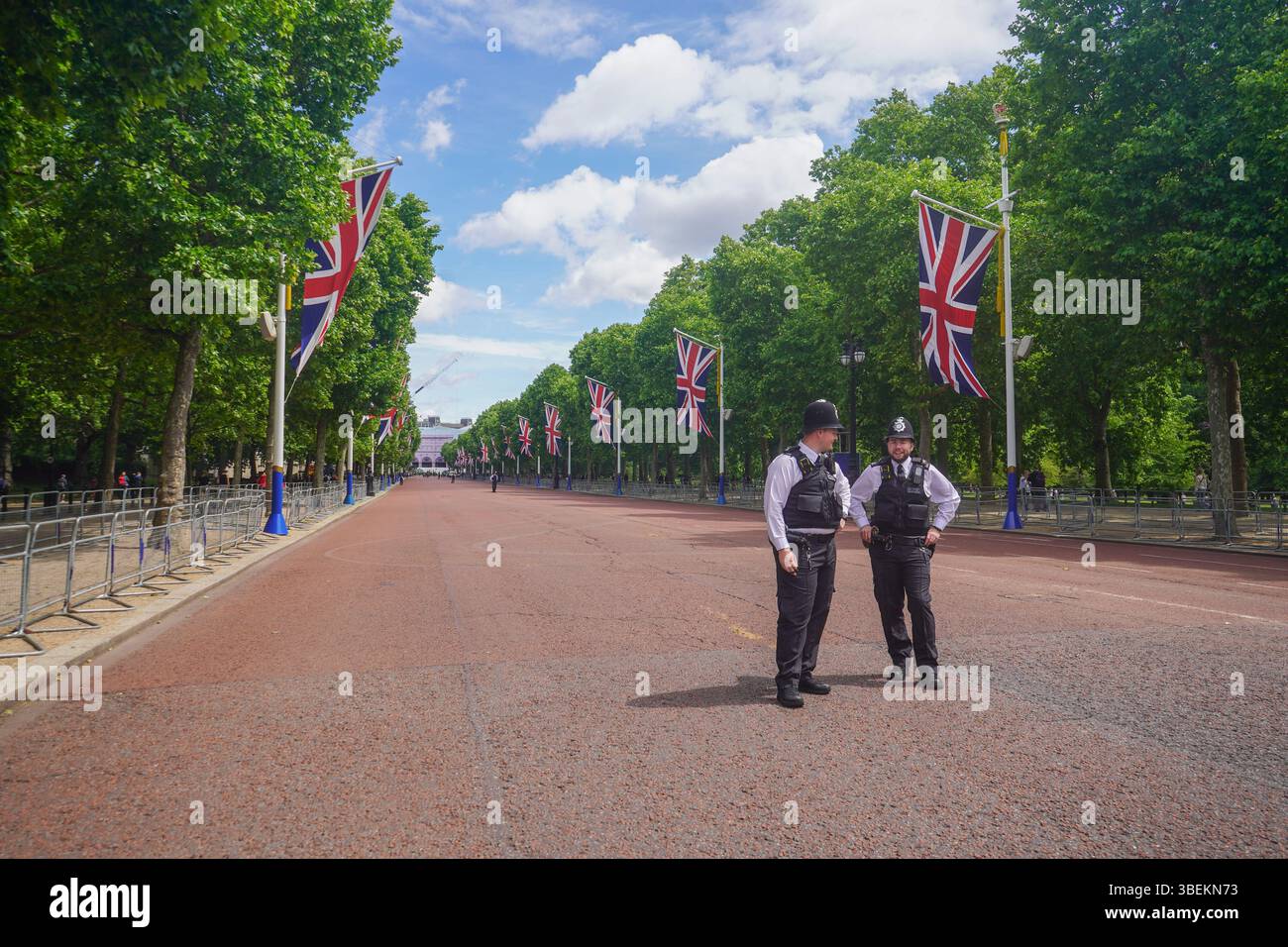 London, UK. 29 May 2025. Police at The Mall which is closed off to the ...