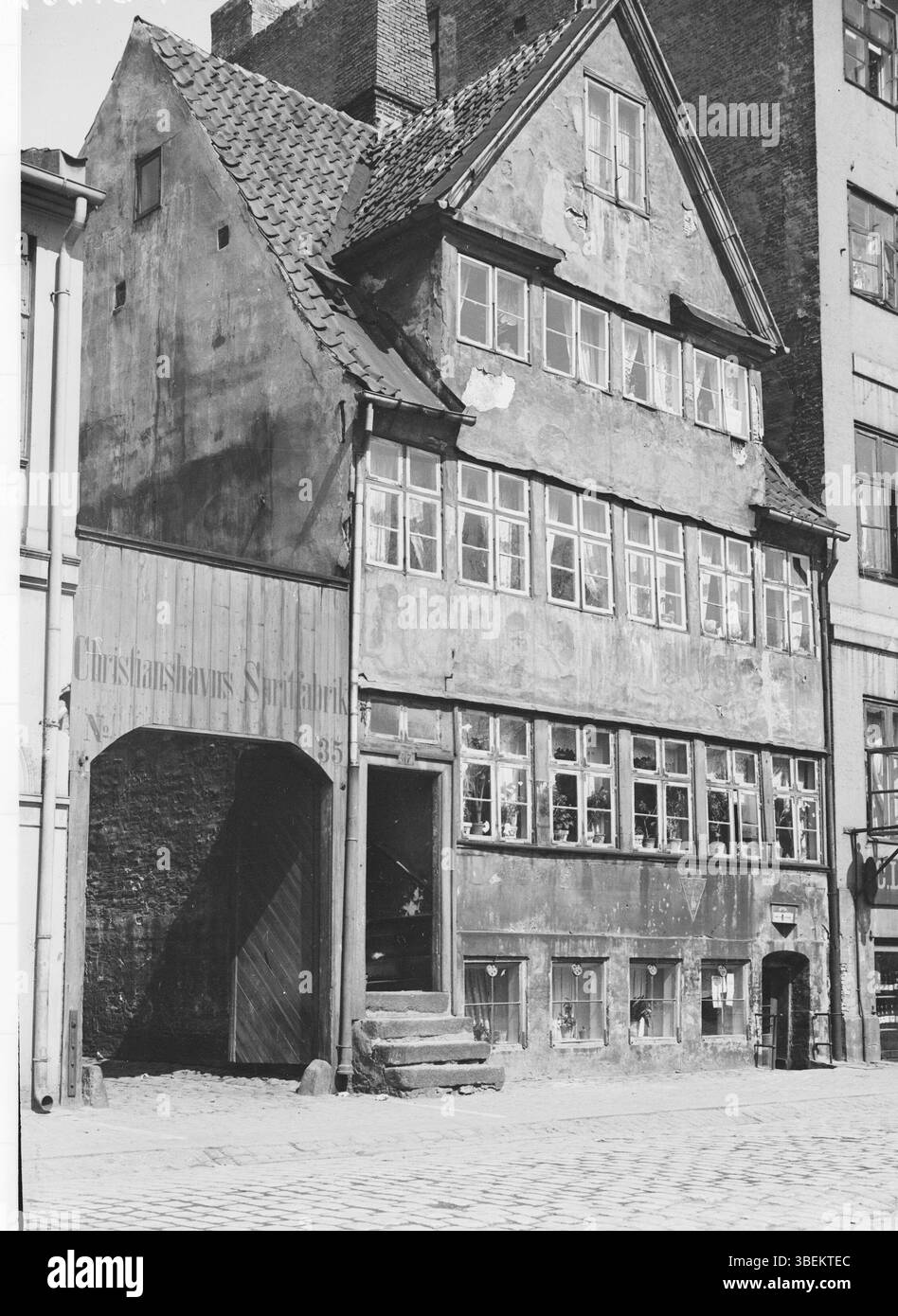 Lively waterfront scene Black and White Stock Photos & Images - Alamy