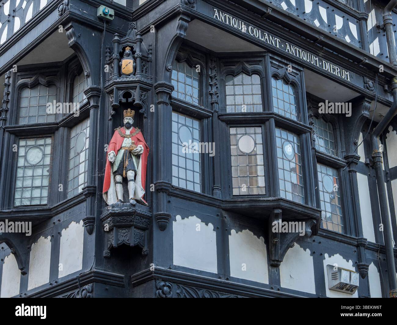 King Sculpture, with crown and Red Cloak, with Motto of Chester ...