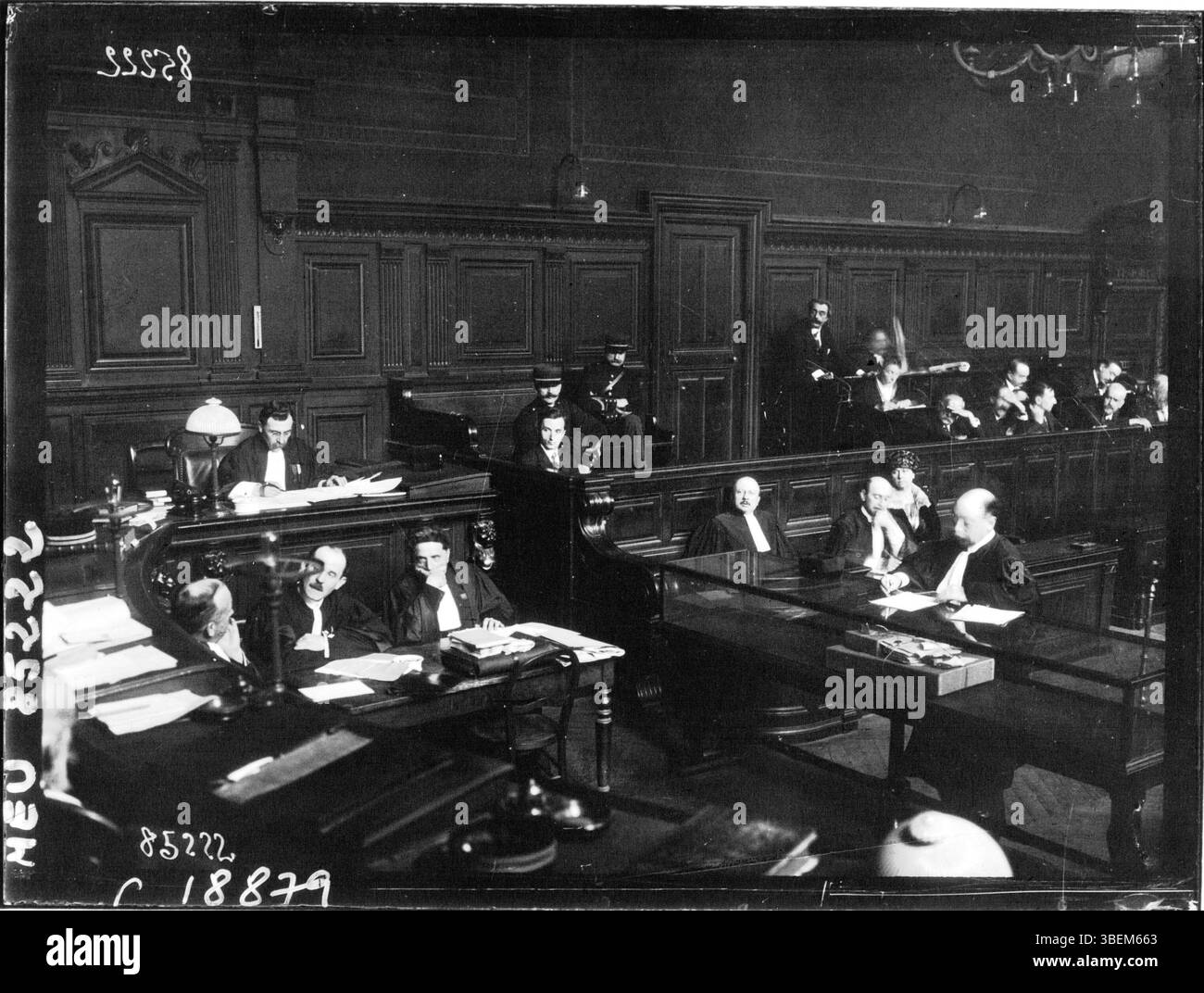 Courtroom scene unfolds hi-res stock photography and images - Alamy