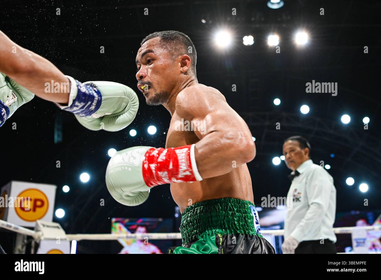 Rangsit muay thai stadium hi-res stock photography and images - Alamy
