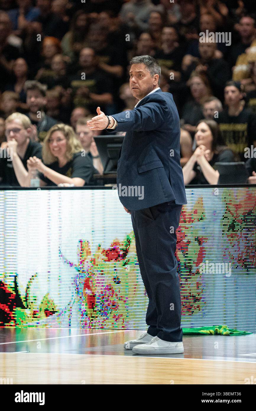 Braunschweig, Deutschland. 29th May, 2025. Sasa Filipovski (Headcoach ...