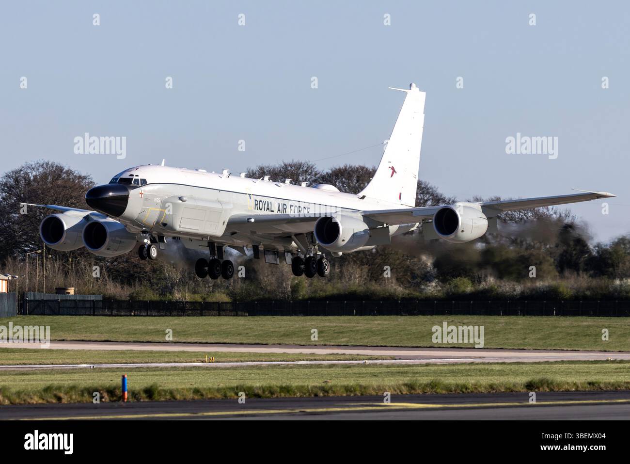 Raf rc 135 rivet joint hi-res stock photography and images - Alamy