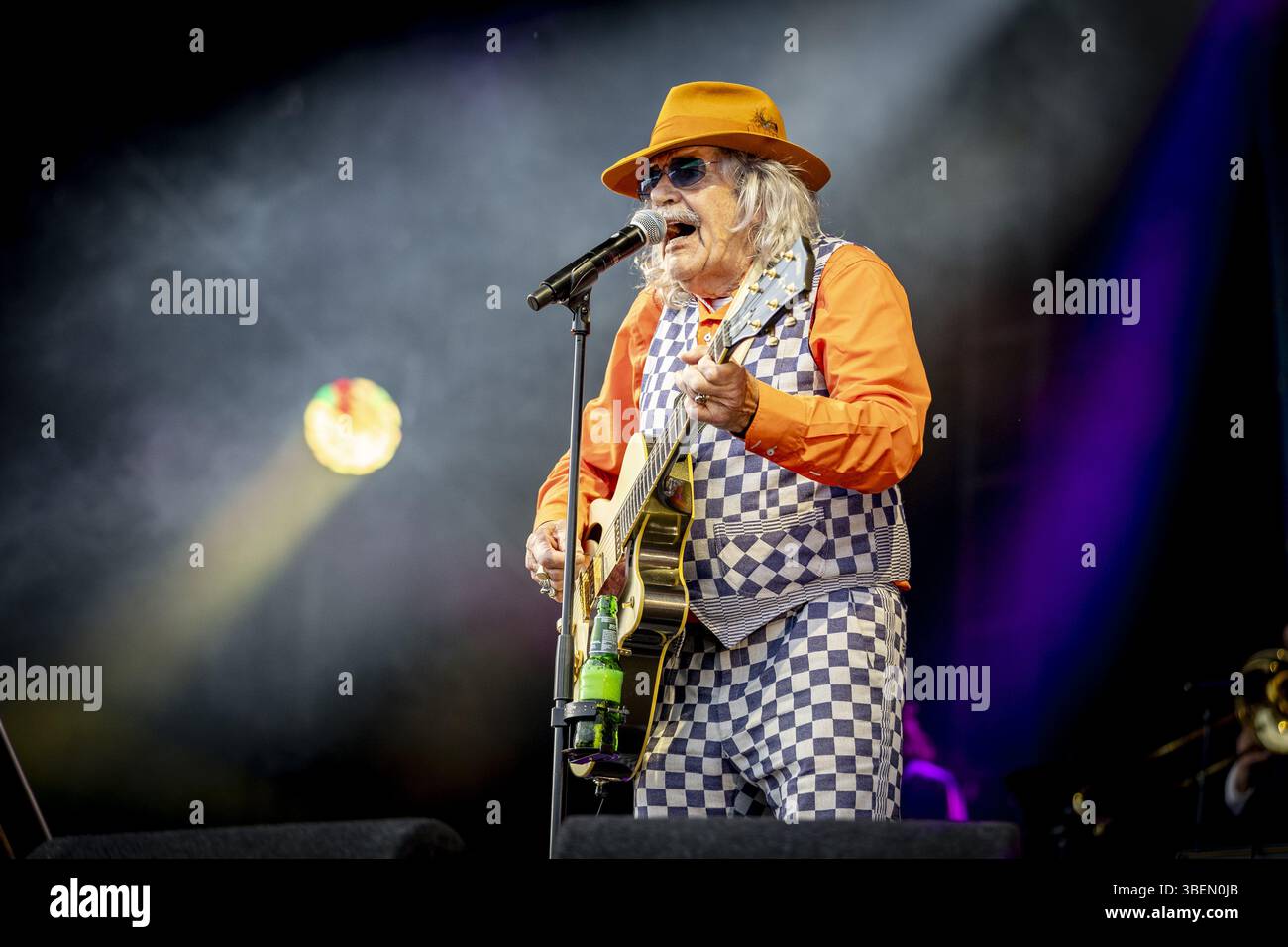 LOCHEM - Front man Bennie Jolink of the Achterhoek band Normaal during ...