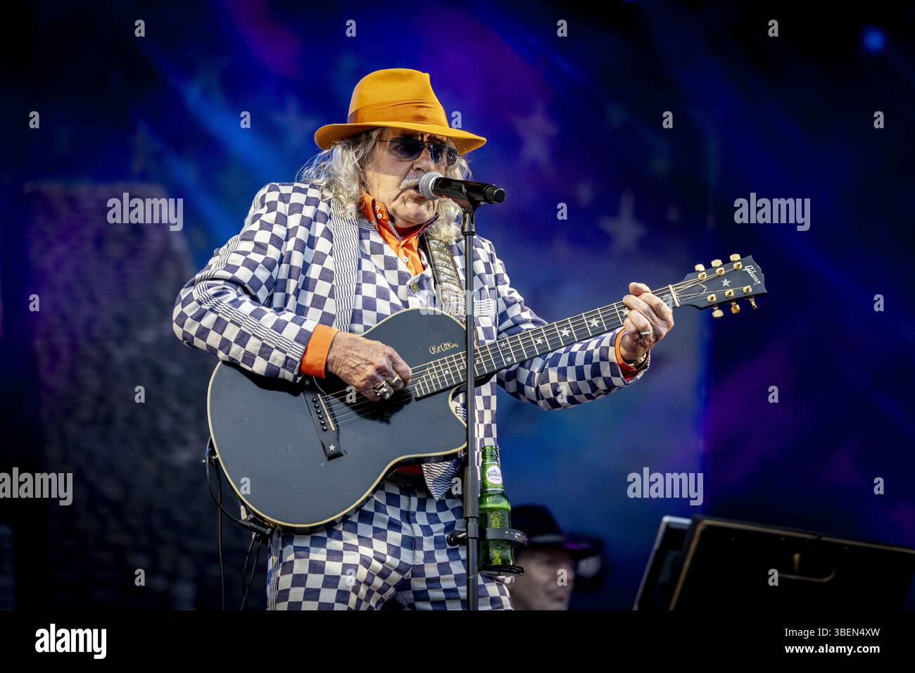 LOCHEM - Front man Bennie Jolink of the Achterhoek band Normaal during ...