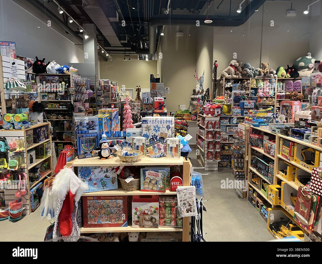 Five Little Monkeys toy store at City Center Bishop Ranch, San Ramon ...