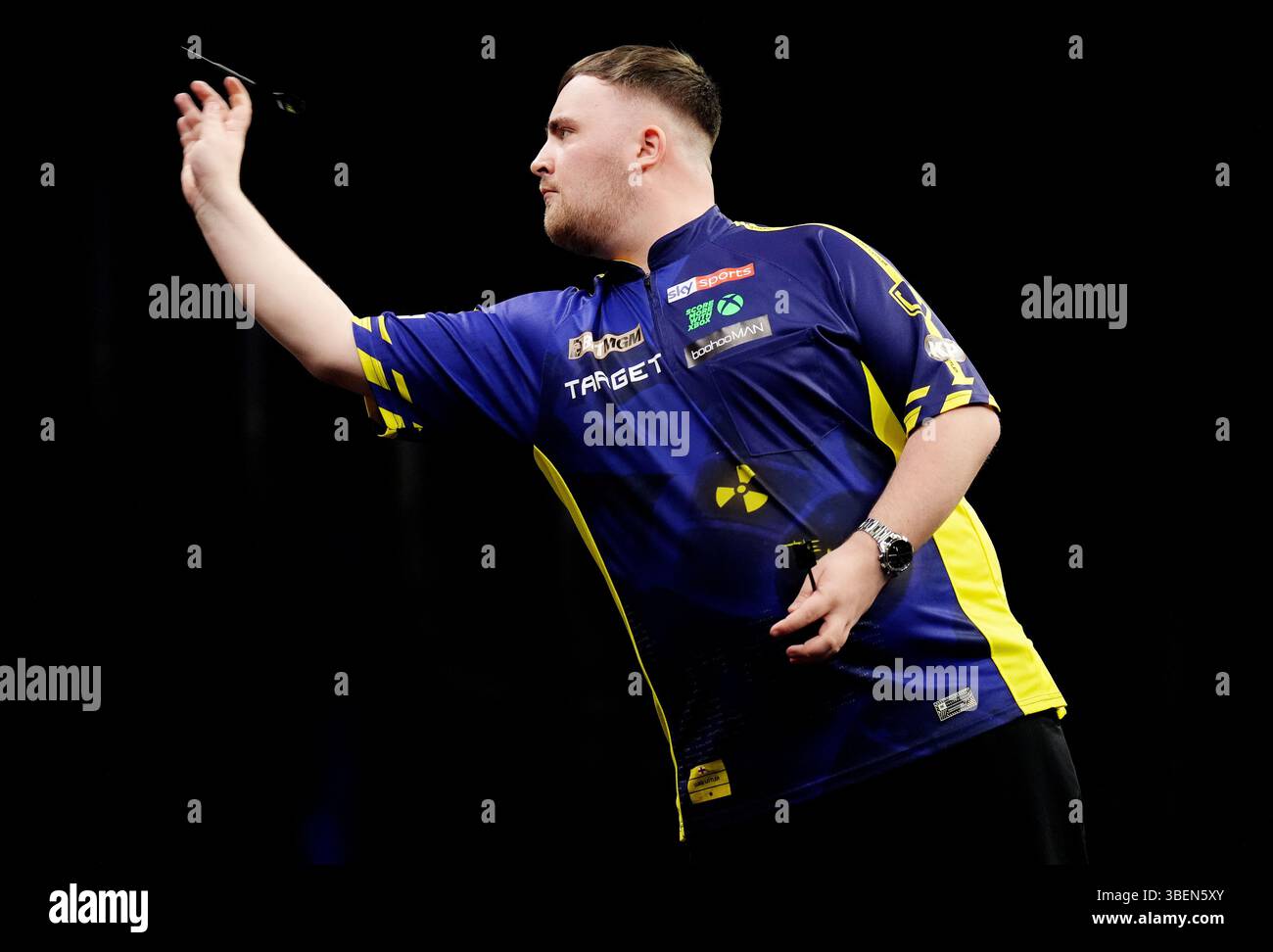 Luke Littler in action during his match against Gerwyn Price during the ...
